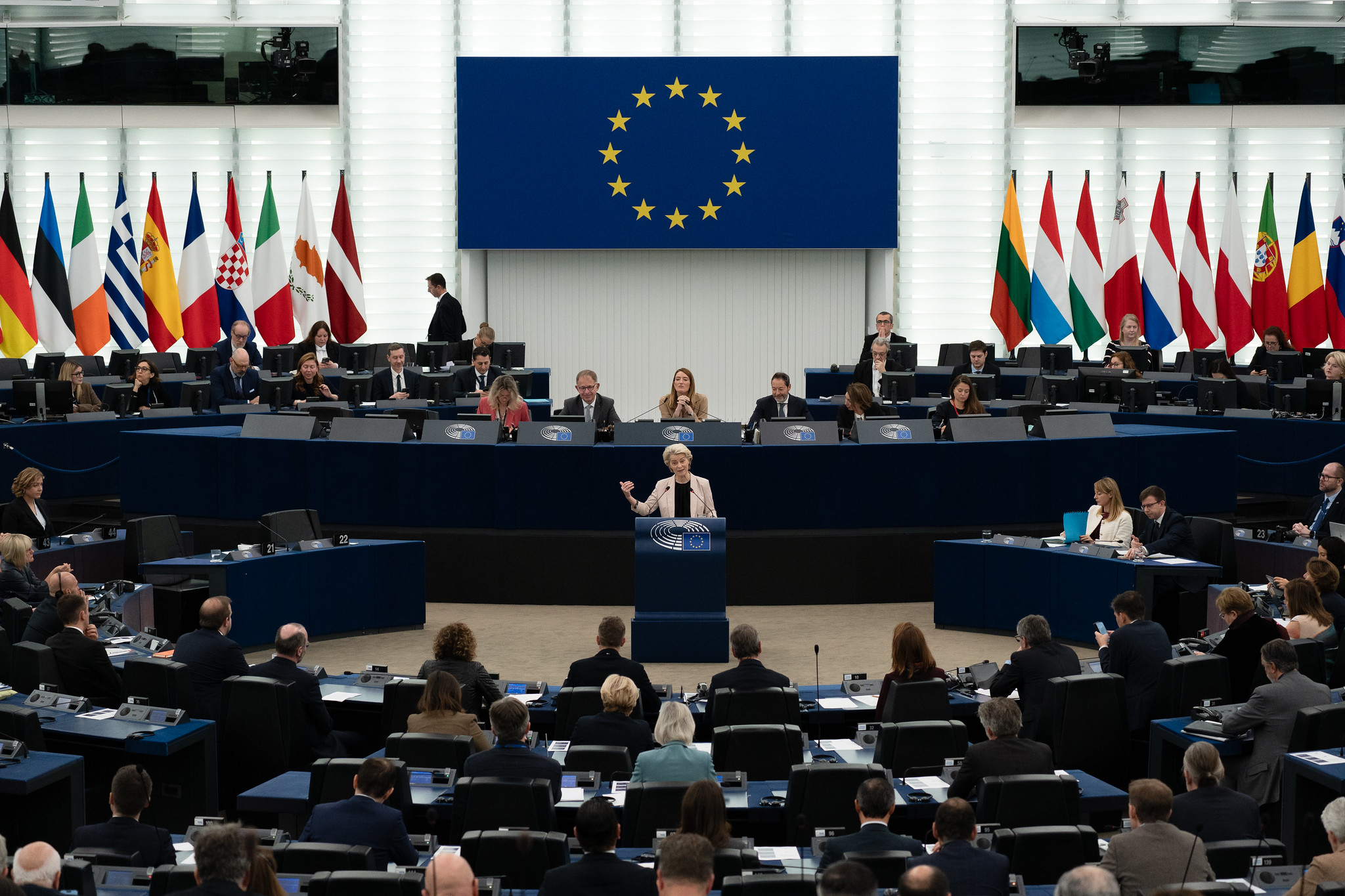 ΕΛΙΑΜΕΠ | VDL 2.0: The Works and Days of the First Year